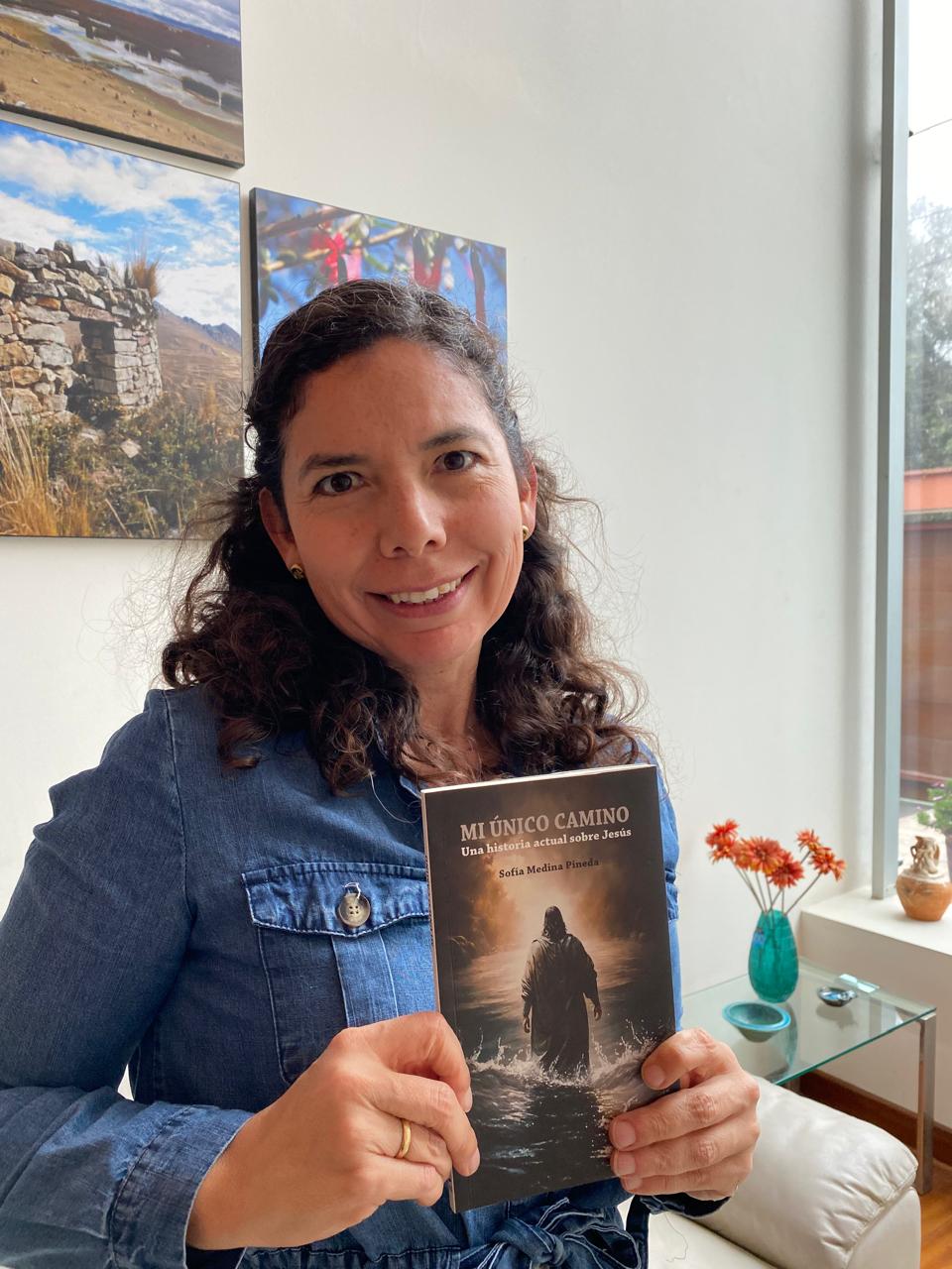 Primer libro de Sofía Medina se presentará el lunes 2 de setiembre en el Centro Cultural San ...